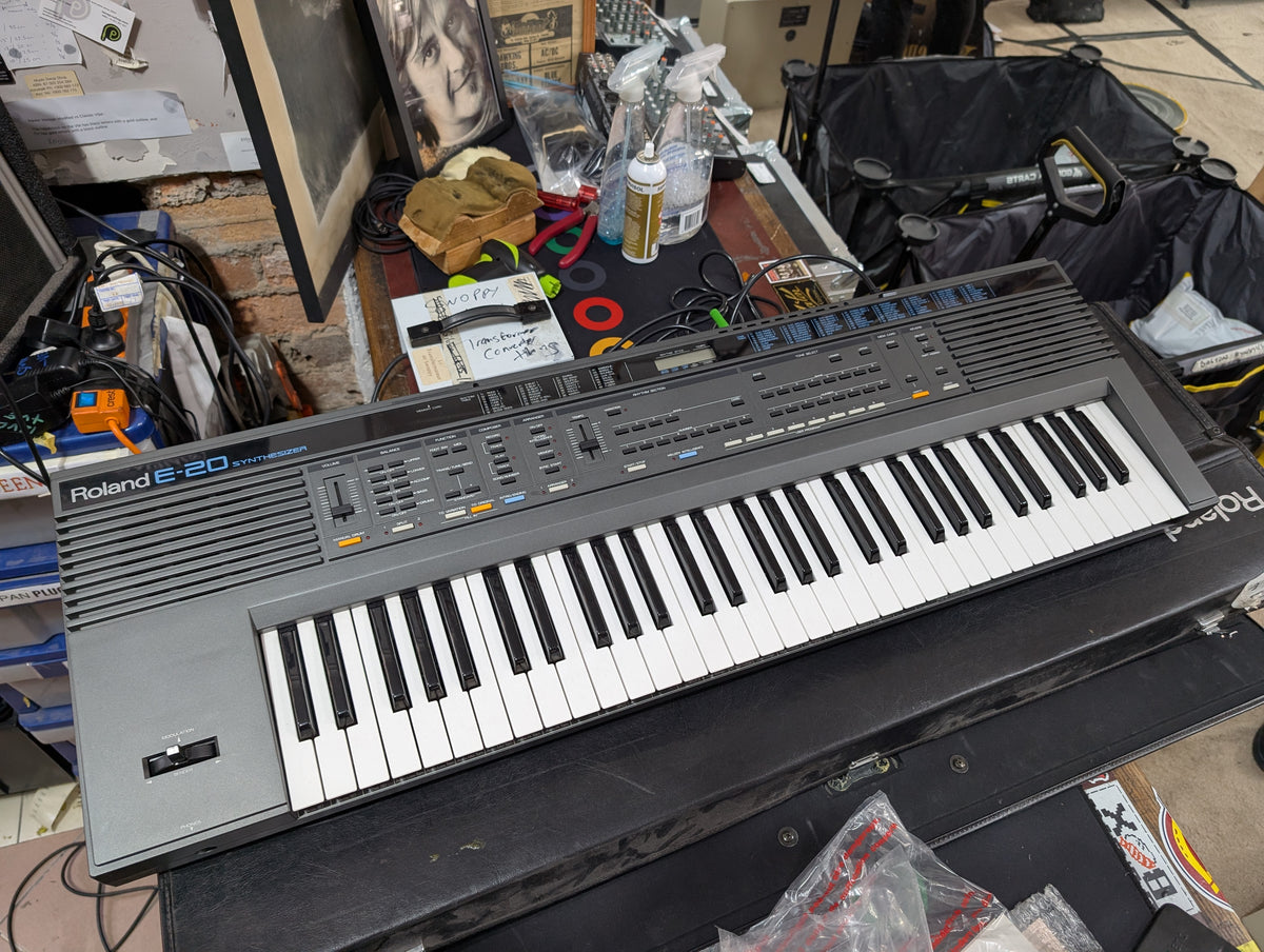 Roland - E-20 Intelligent Synthesizer – musicswopshop